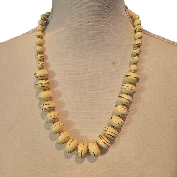 unbranded | Jewelry | Necklace Vintage Cream Gold Hand Painted Bead 22 ...